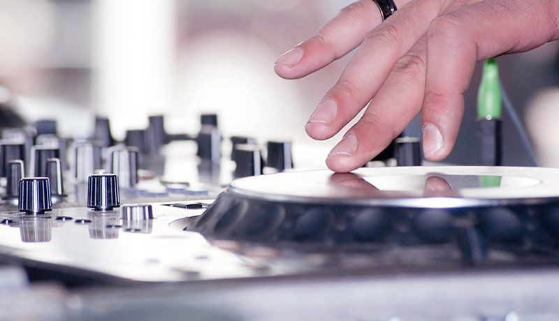 Learn How to DJ for Beginners using Technics 1210's / Lesson 2: Setup